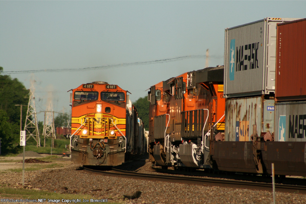 BNSF 4187